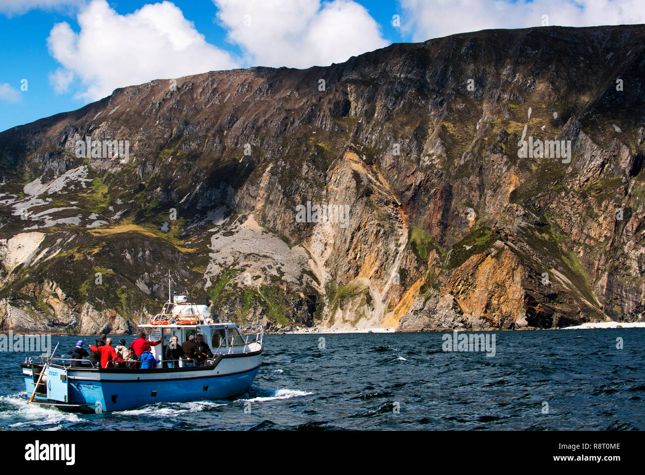 Slieve league sliabh liag cliffs county hi-res stock photography and ...