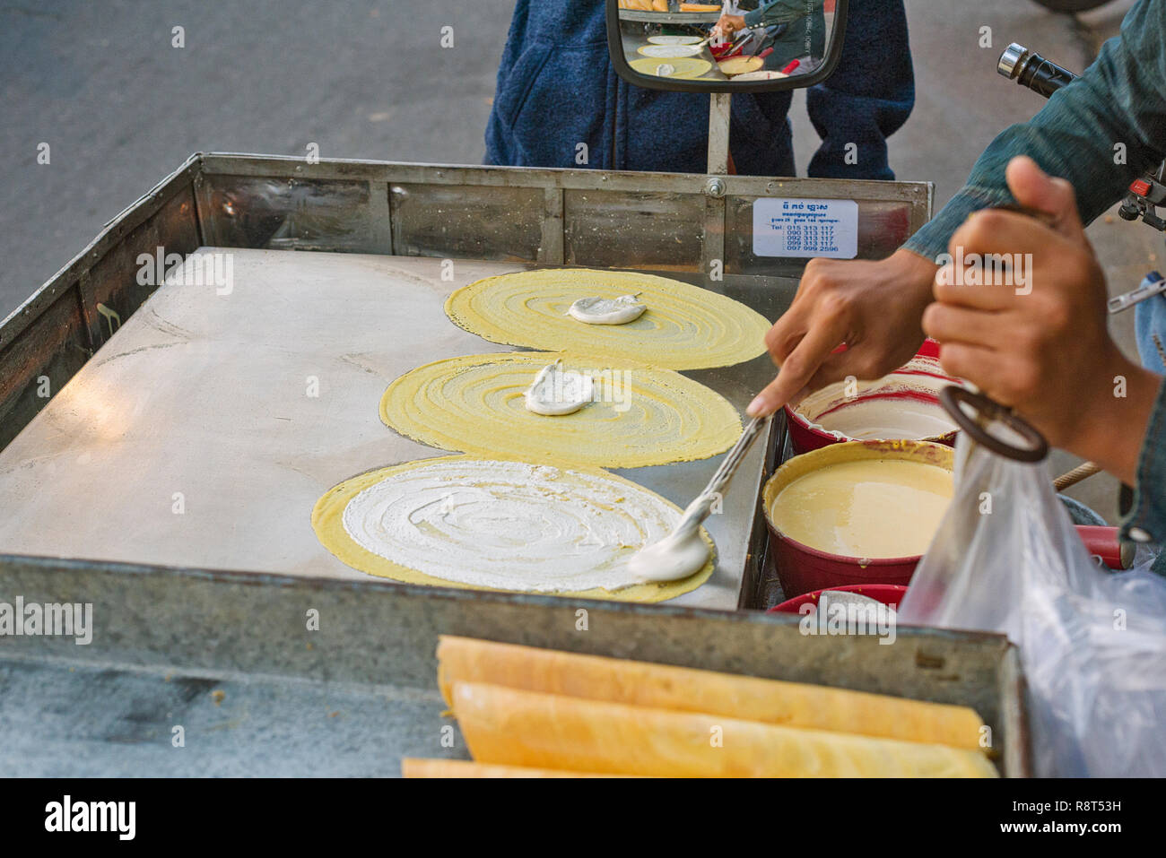 Dessert trolley hi-res stock photography and images - Alamy
