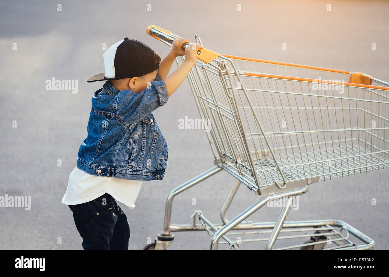 Big cart hi-res stock photography and images - Alamy