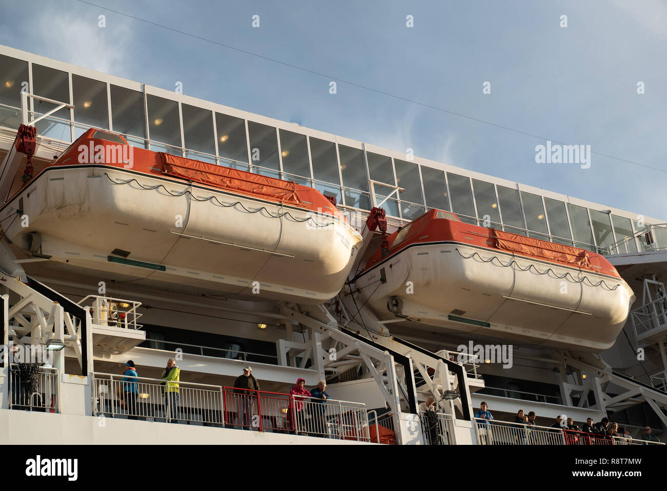Small lifeboat hi-res stock photography and images - Alamy