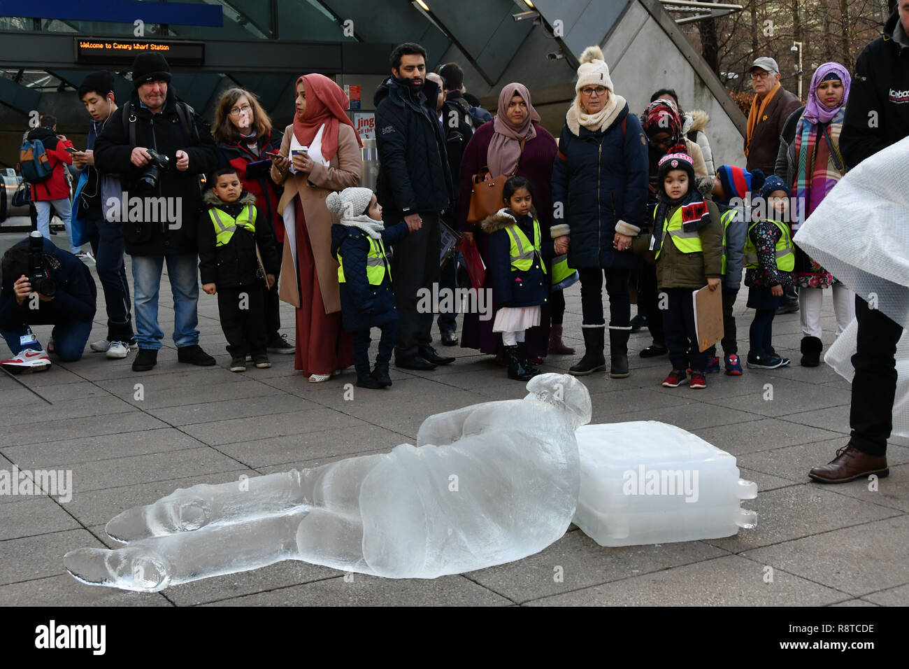 London, UK. 17th Dec, 2018. Penny Appeal Team Orange unveiling 5 life ...