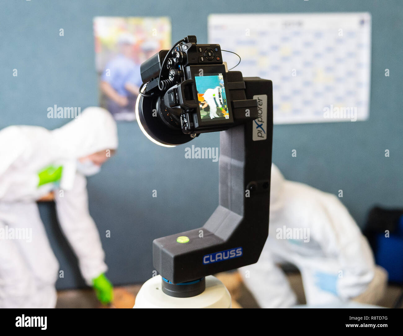 17 December 2018, Hessen, Gießen: A crime scene camera records ...