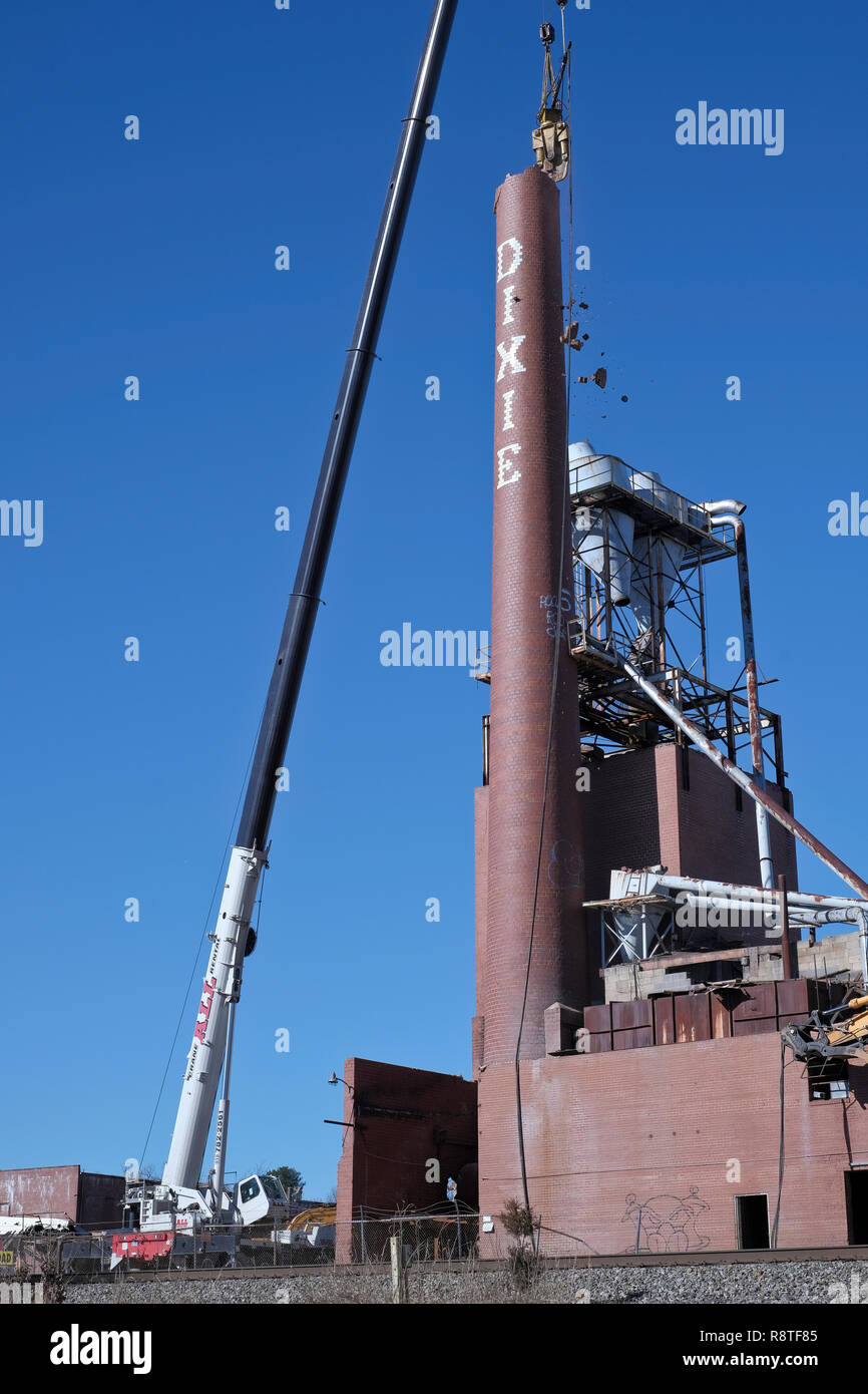 Smokestack demolition hi-res stock photography and images - Alamy