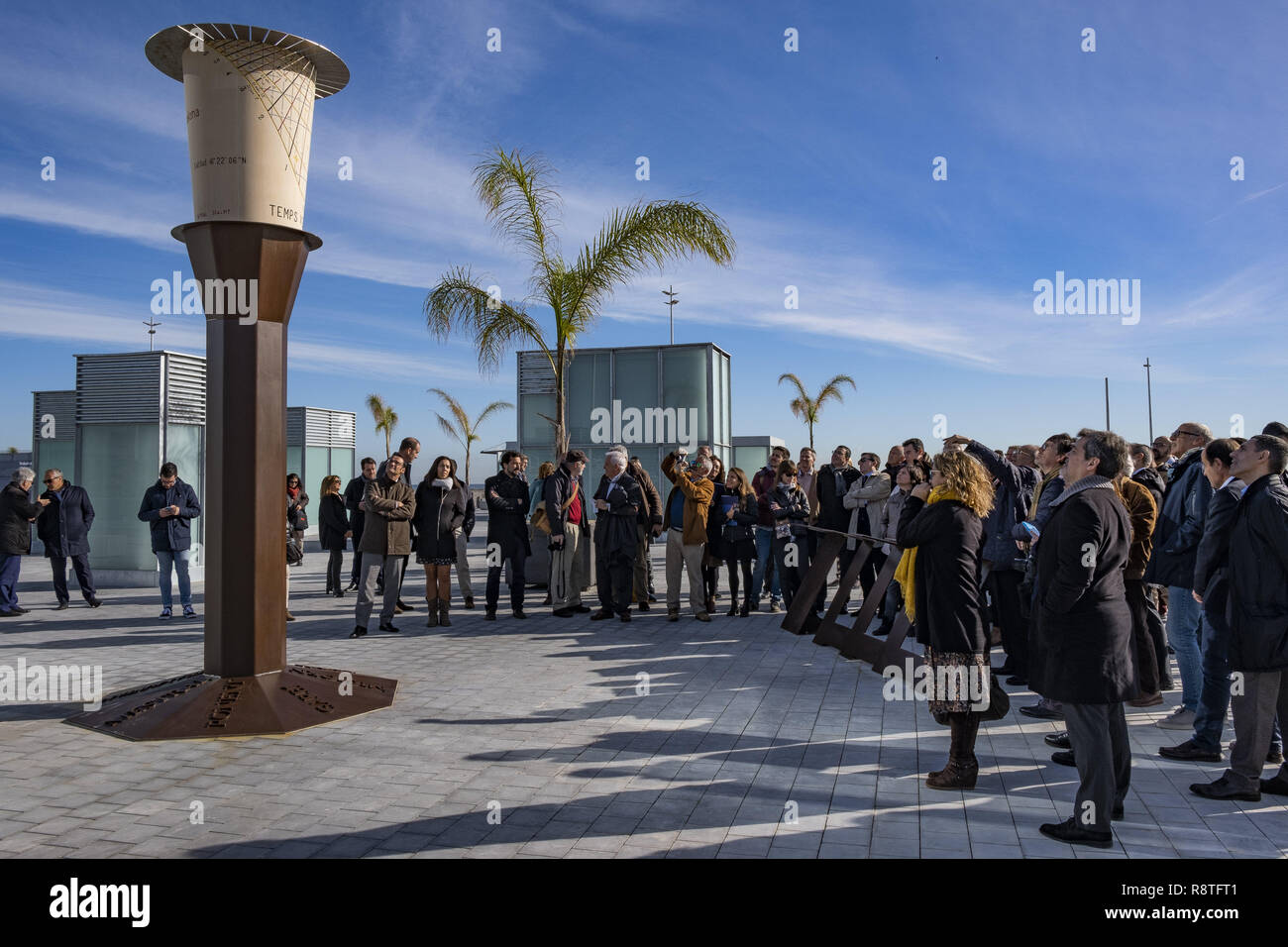 Sundial in operation hi-res stock photography and images - Alamy