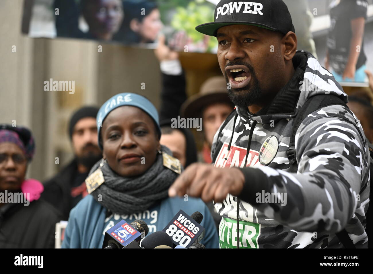 Hawk newsome hi-res stock photography and images - Alamy