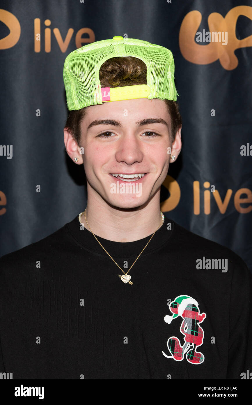 Mikey tua hi-res stock photography and images - Alamy