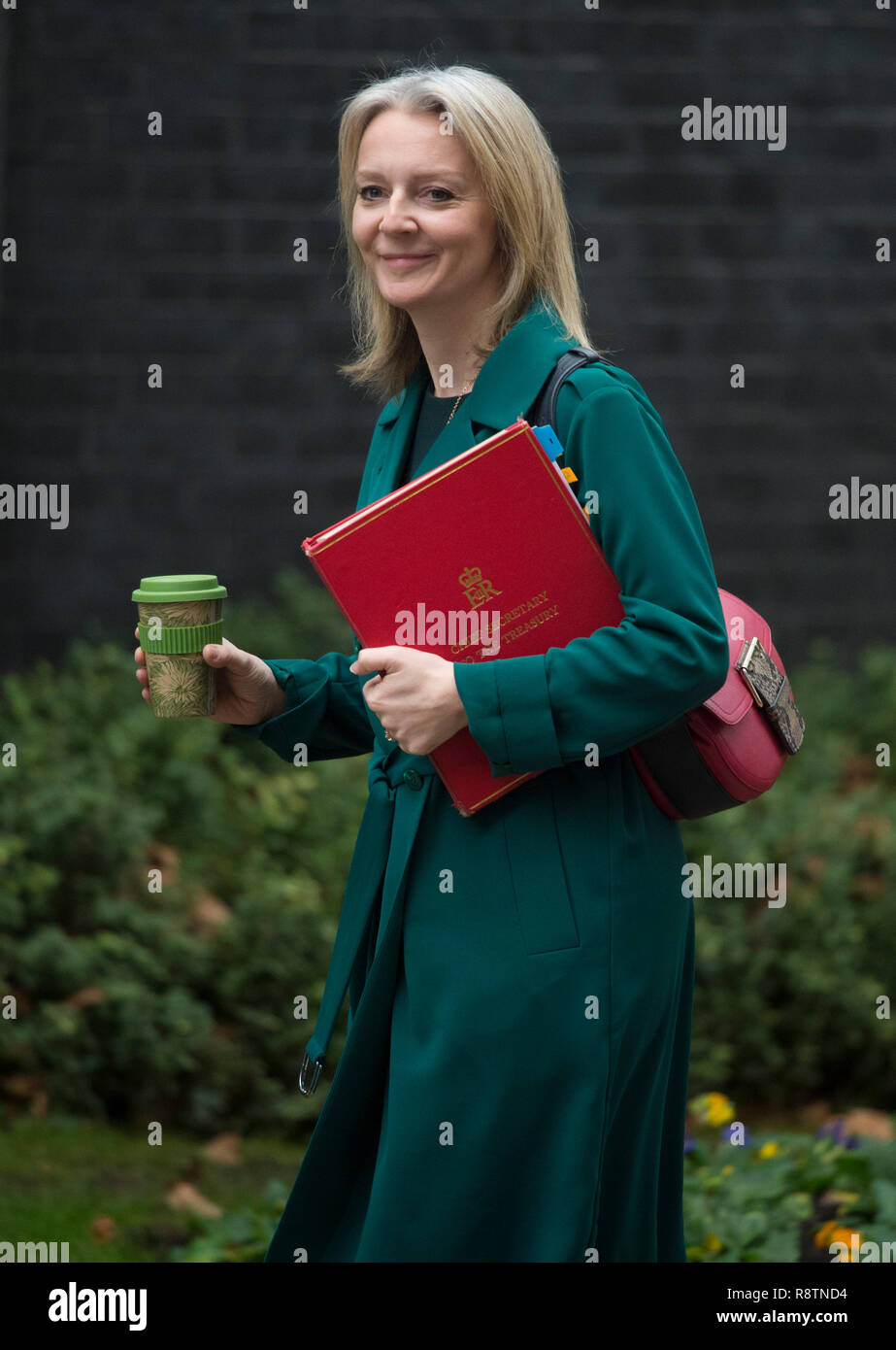 Elizabeth truss 2018 hi-res stock photography and images - Alamy