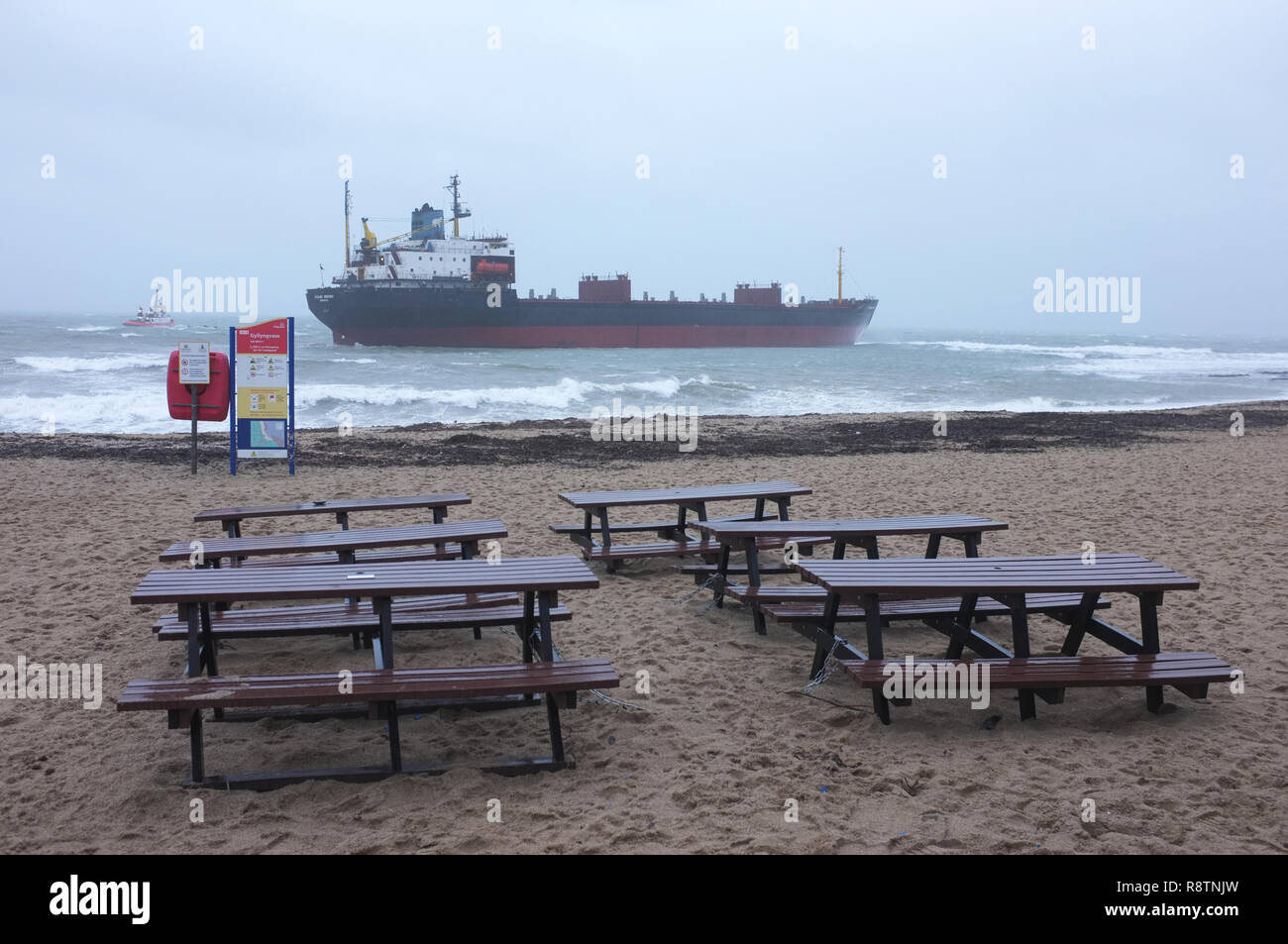 Bulk carrier operation hi-res stock photography and images - Alamy