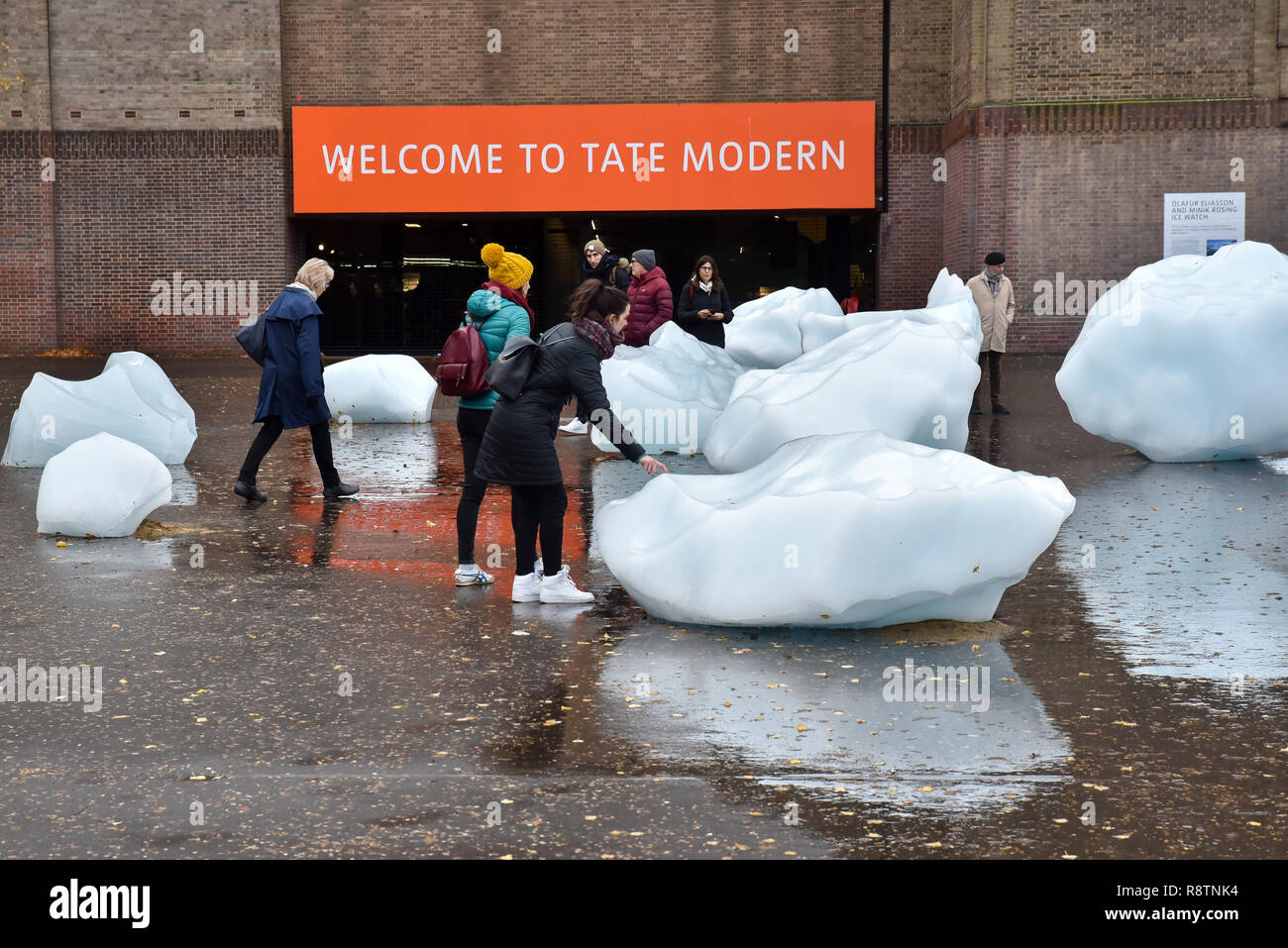 Olafur eliasson tate ice hi-res stock photography and images - Alamy