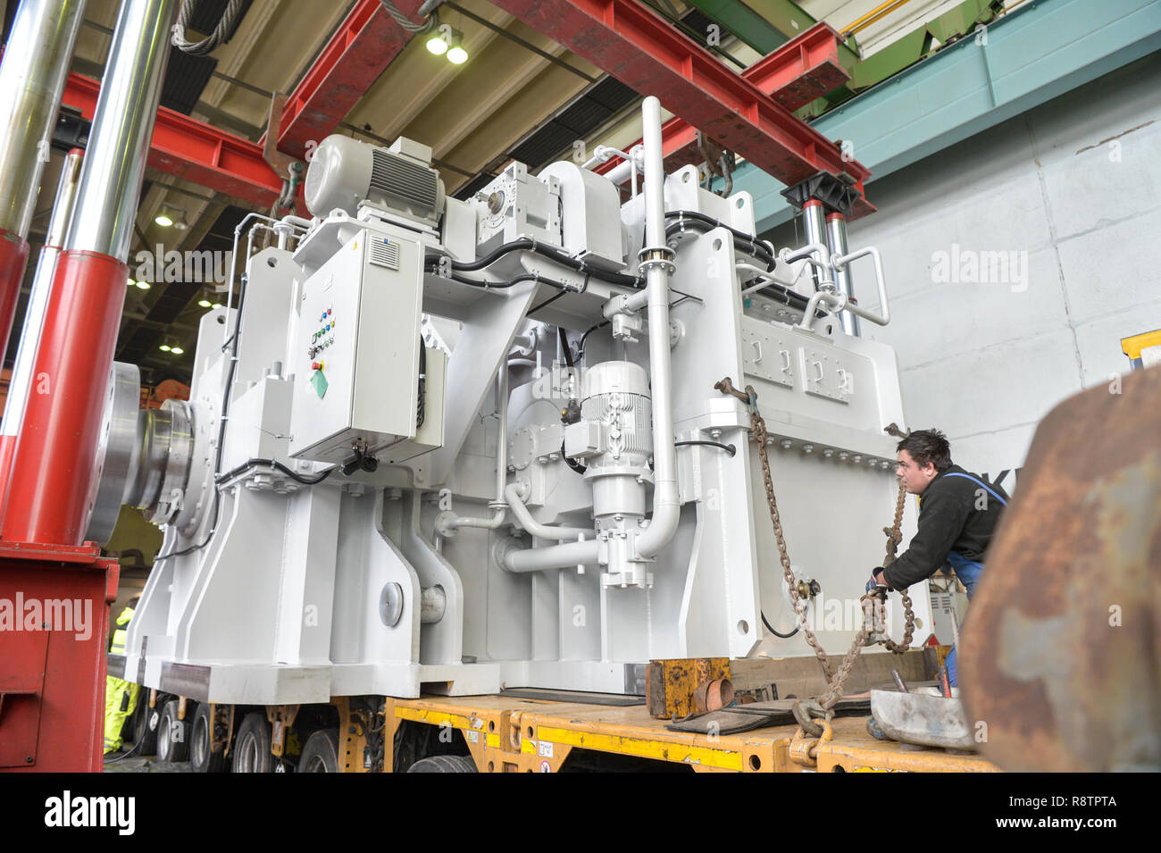 18 December 2018, Germany (German), Dessau: The largest gearbox ever ...