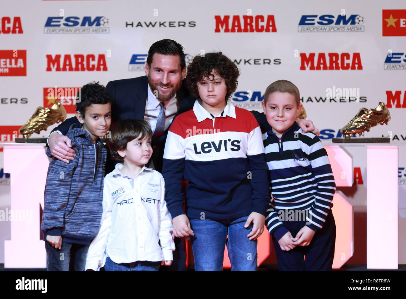 Lionel messi barcelona 2017 hi-res stock photography and images - Alamy