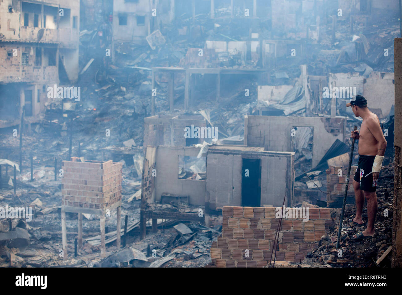 Manaus, Brazil. 18th December, 2018. Fire reaches 600 homes in Manaus ...