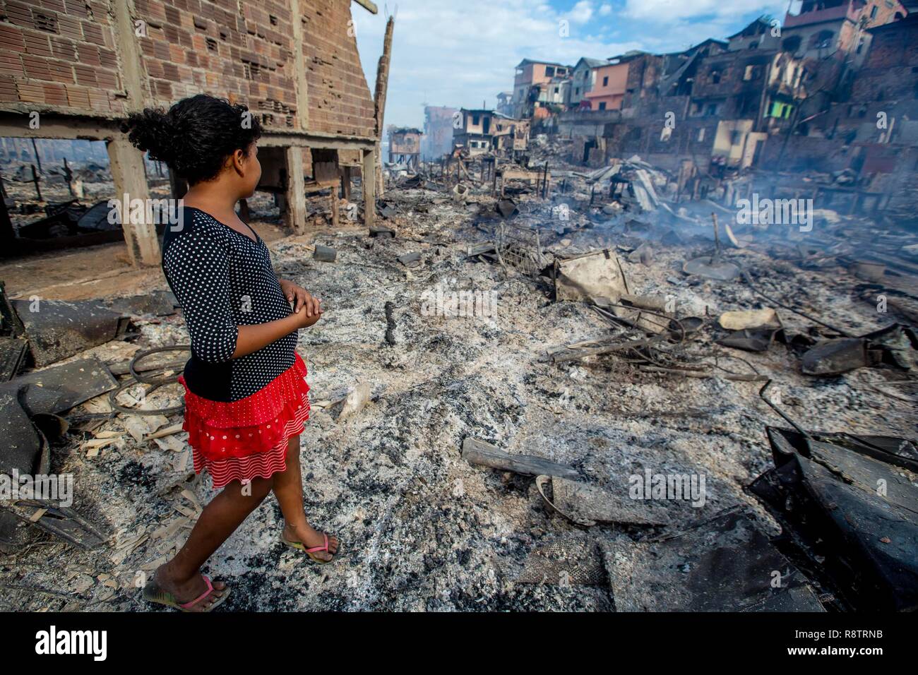 Manaus, Brazil. 18th December, 2018. Fire reaches 600 homes in Manaus ...