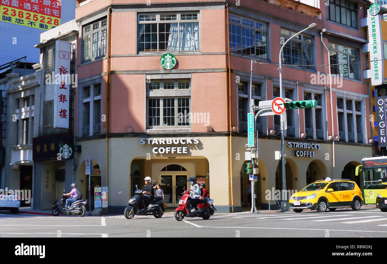 Starbucks in china hi-res stock photography and images - Alamy