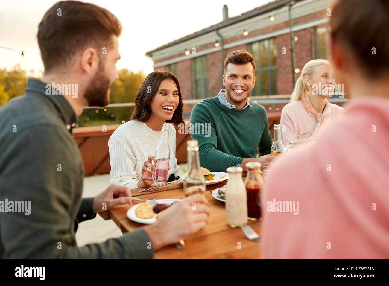 Party in summer hi-res stock photography and images - Alamy