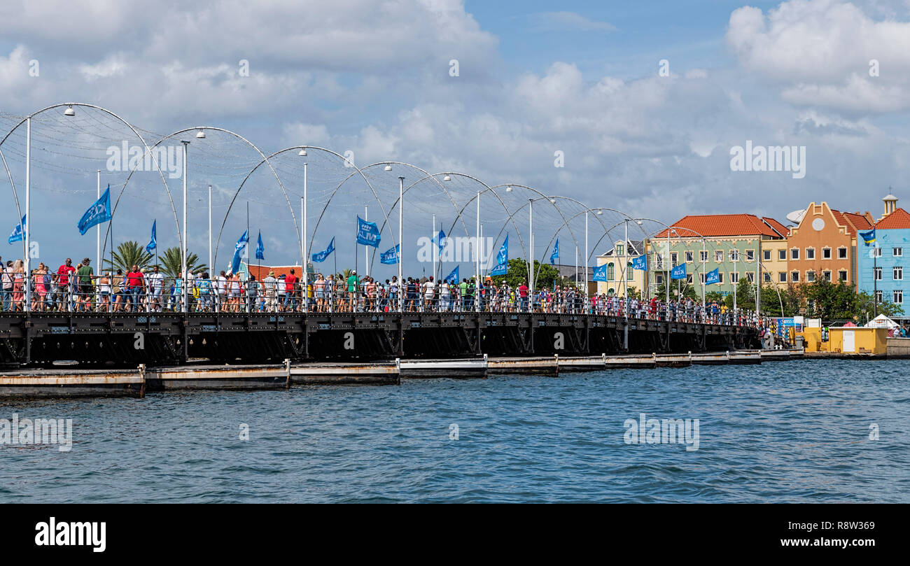 Queen Emma Swinging Pontoon Bridge St. Anna Bay Curacao Stock Photo - Alamy