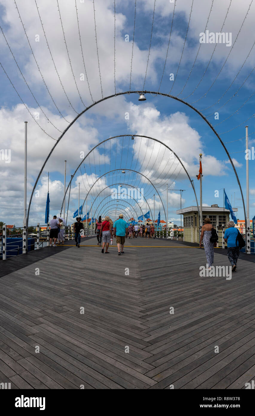 Queen Emma Swinging Pontoon Bridge St. Anna Bay Curacao Stock Photo - Alamy