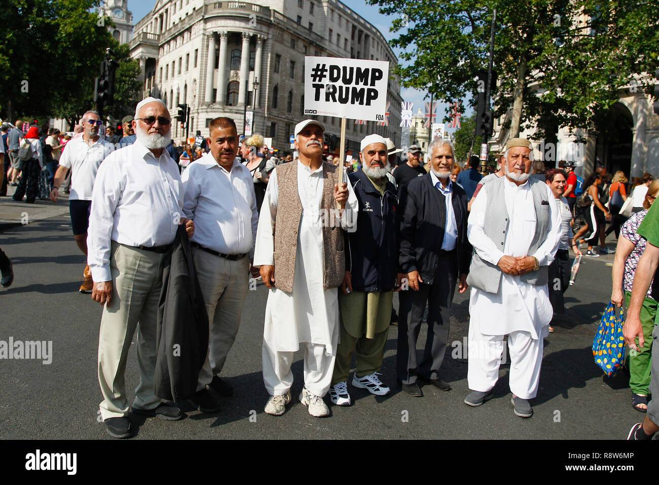 Moslem protest hi-res stock photography and images - Alamy