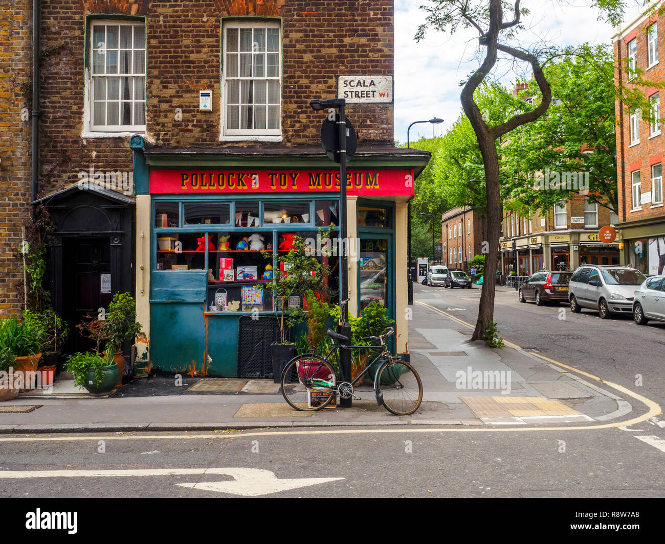 London toy museum hi-res stock photography and images - Alamy