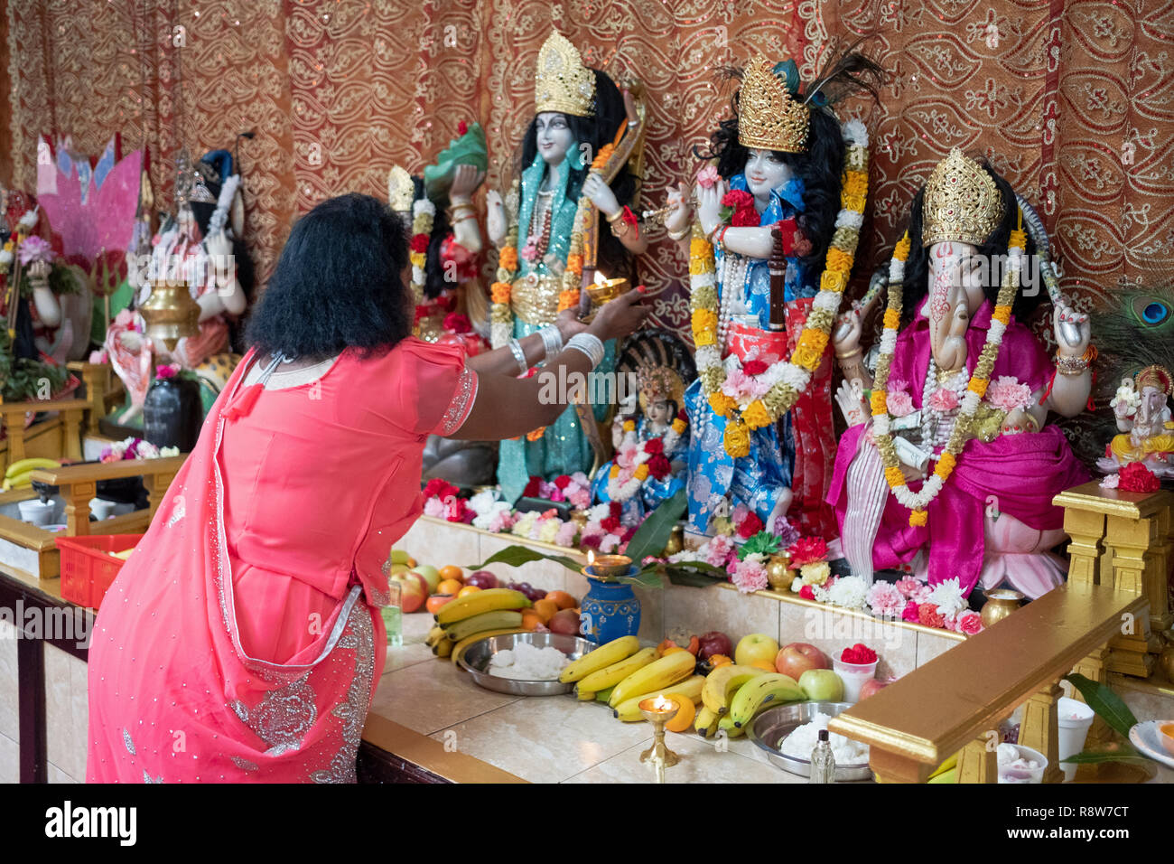 Hindu prayer ritual hi-res stock photography and images - Alamy