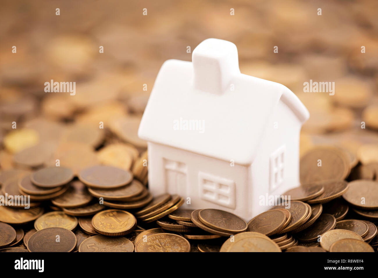 Toy house hi-res stock photography and images - Alamy