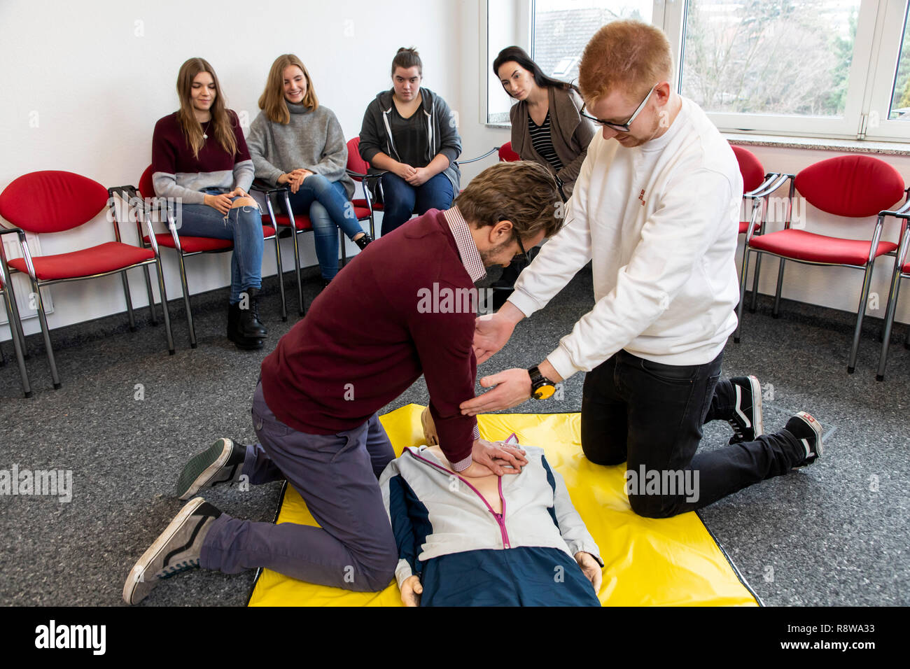 First aid course, first aid training in emergencies, emergencies ...