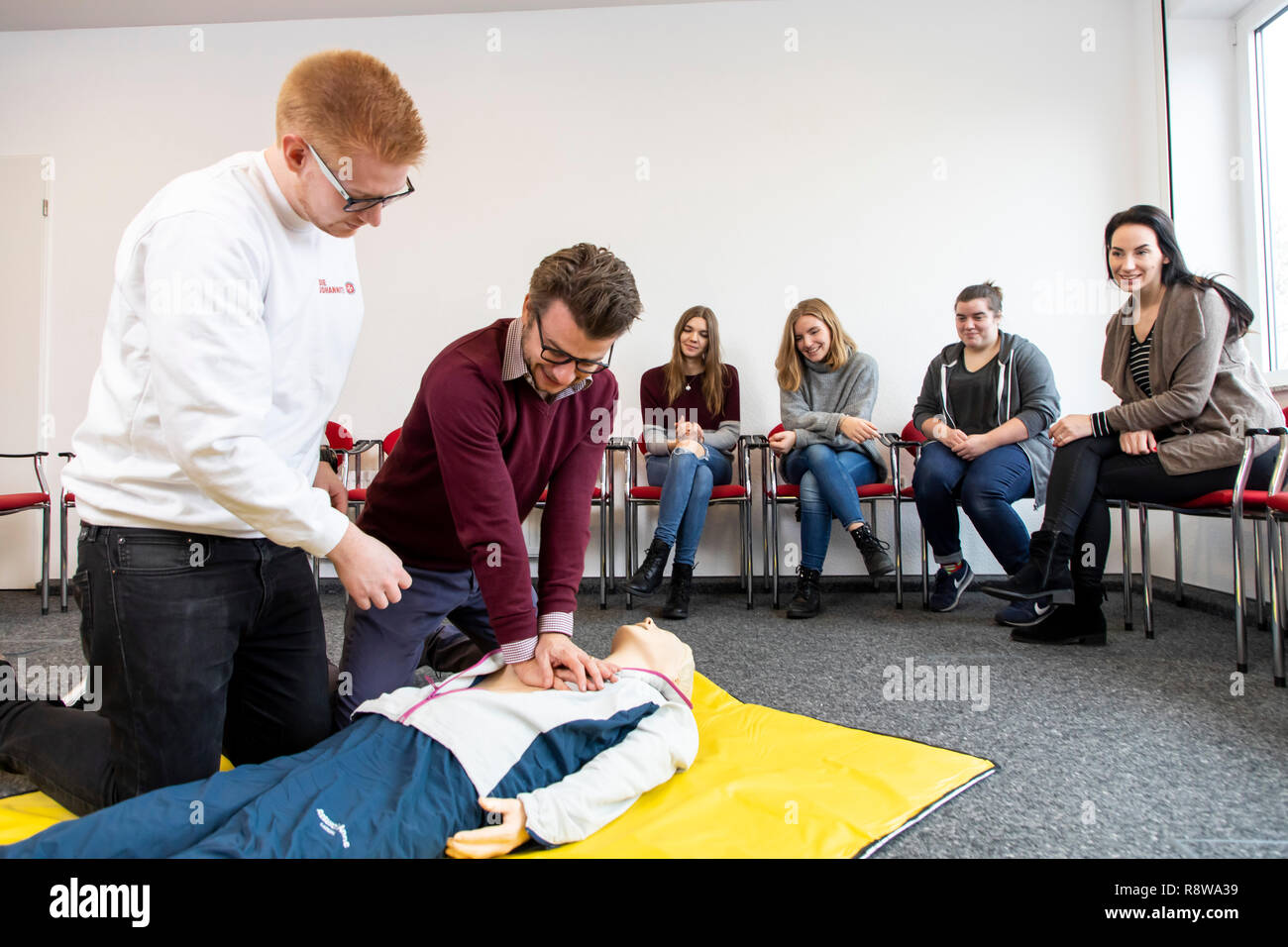 First aid course, first aid training in emergencies, emergencies ...