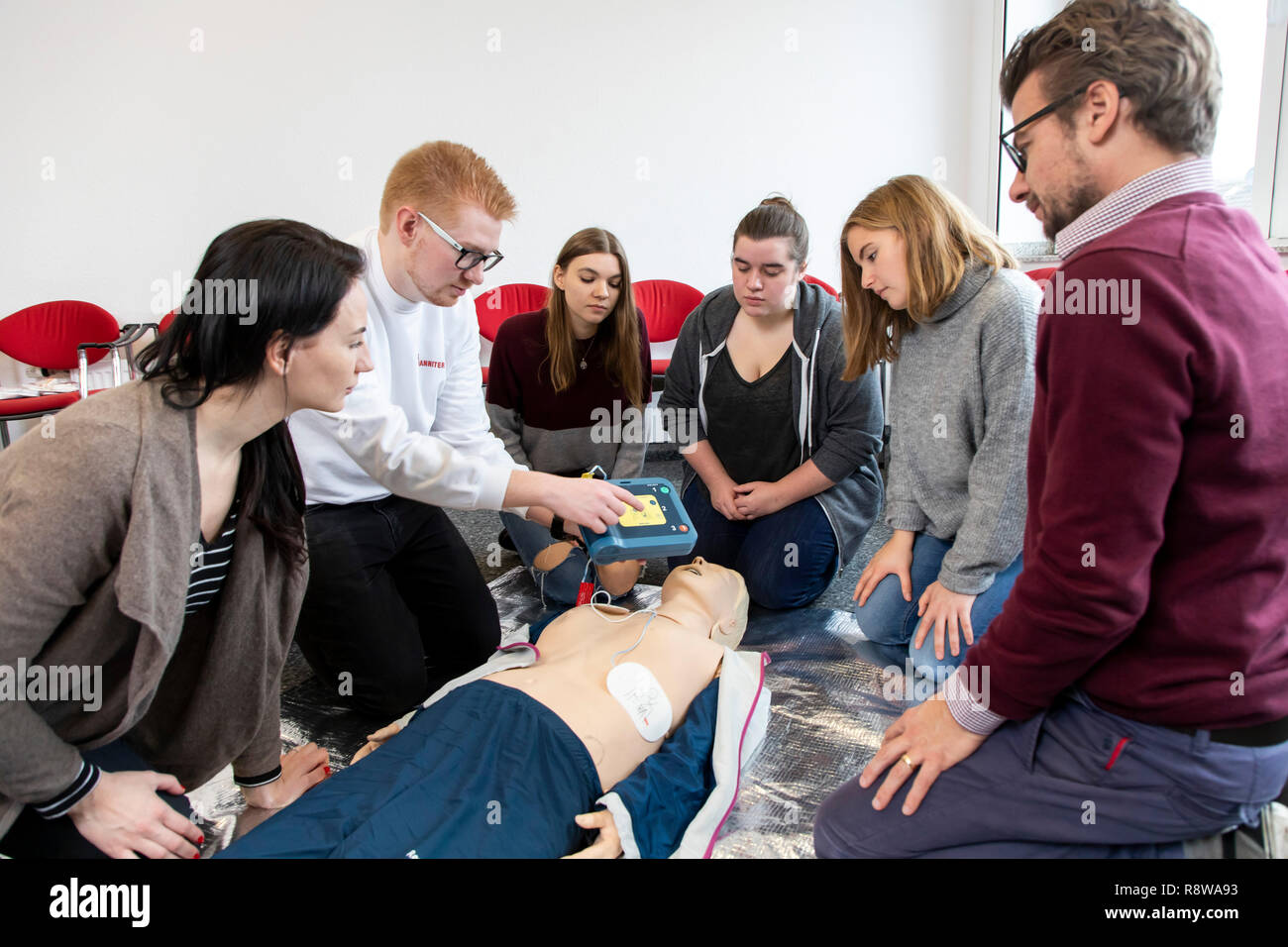 First Aid Course, First Aid Training, Emergencies, Practice Training ...