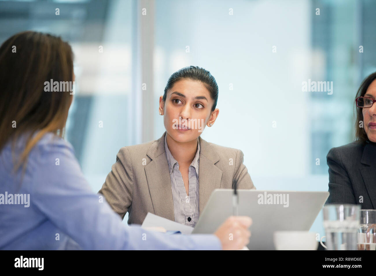 Two attentive people working hi-res stock photography and images - Alamy