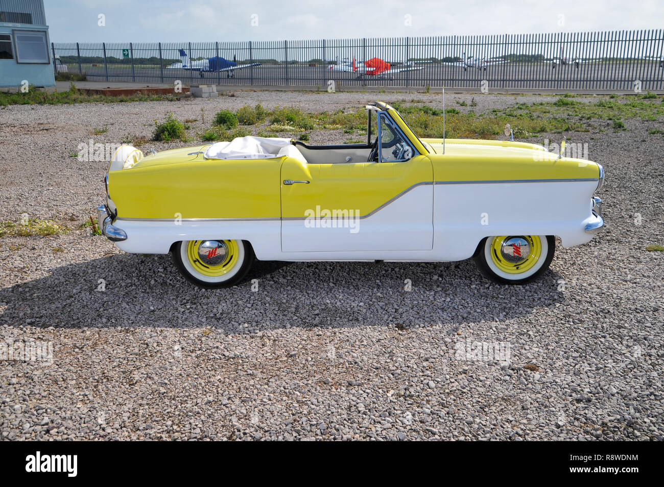 Austin/Nash Metropolitan (1953-1961) tiny Anglo American car Stock ...