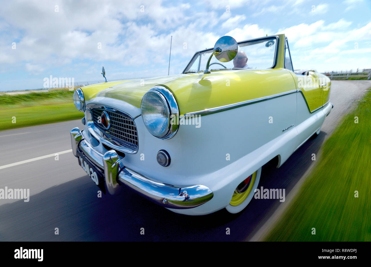 Austin/Nash Metropolitan (1953-1961) tiny Anglo American car Stock ...
