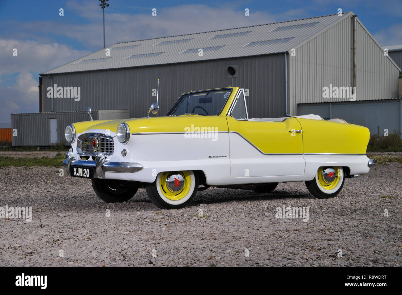 Nash metropolitan car hi-res stock photography and images - Alamy