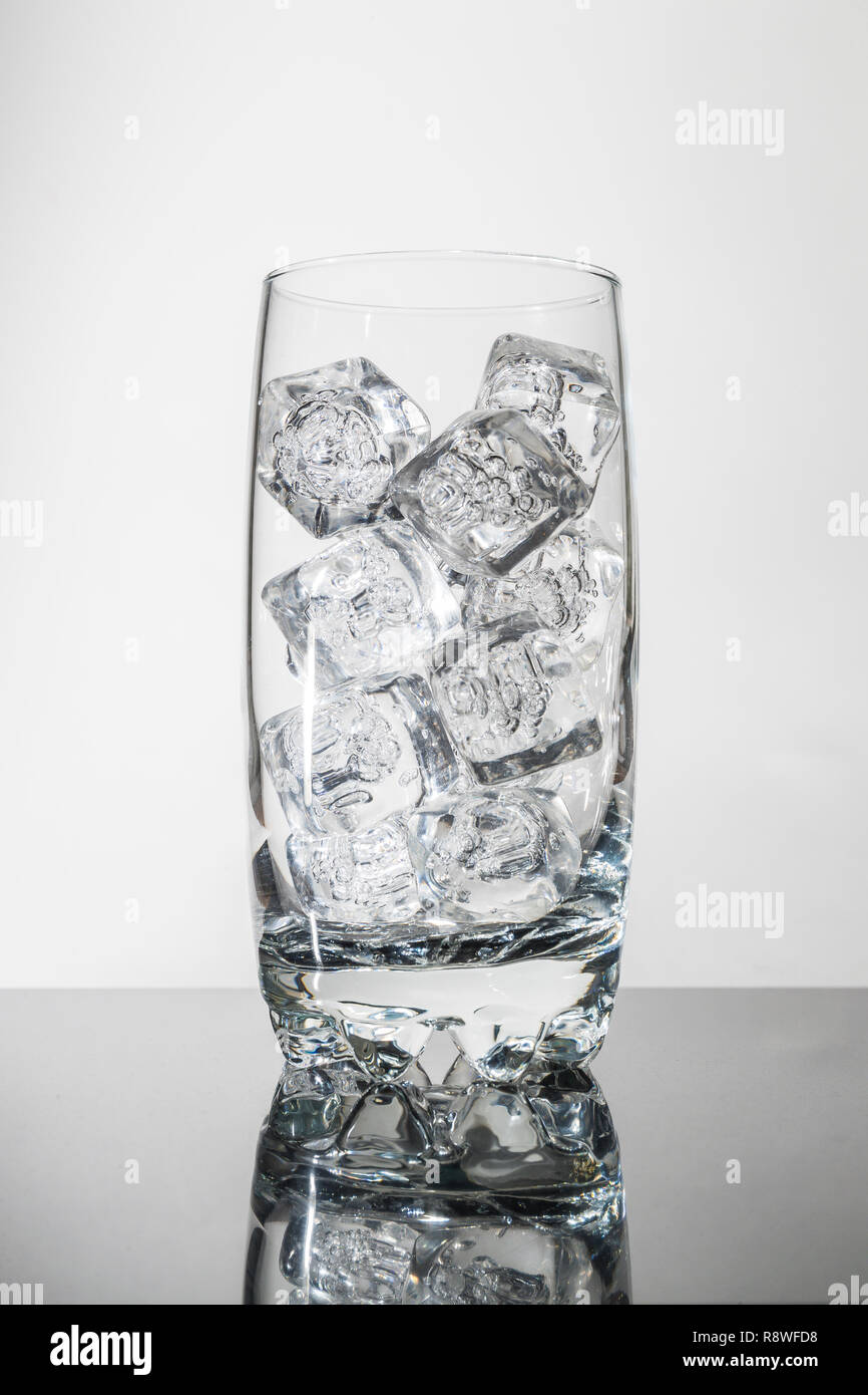 Shiny ice cubes hi-res stock photography and images - Alamy