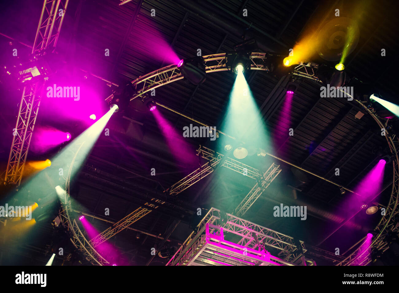 Oblique beams hi-res stock photography and images - Alamy