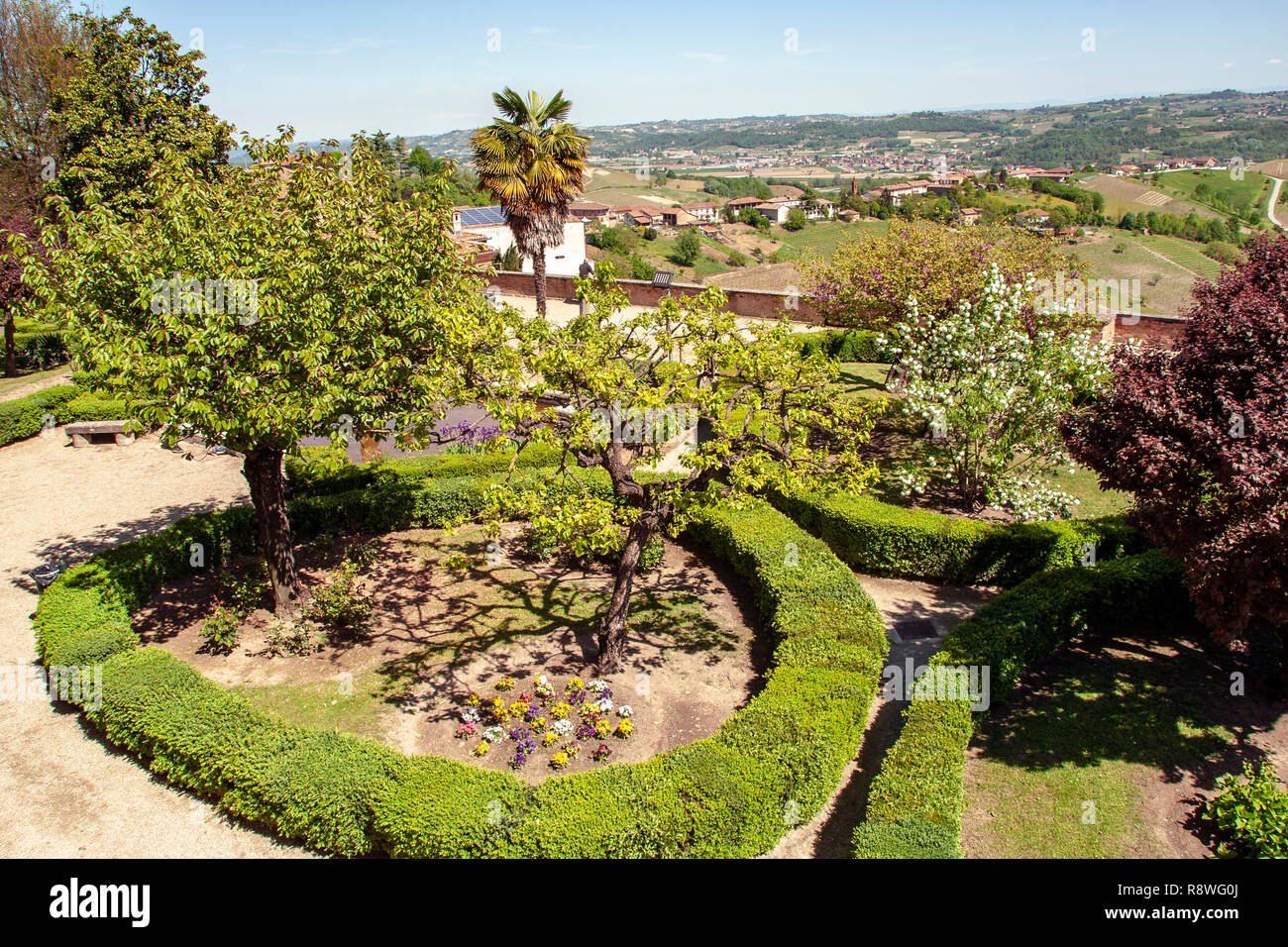 Castle govone hi-res stock photography and images - Alamy