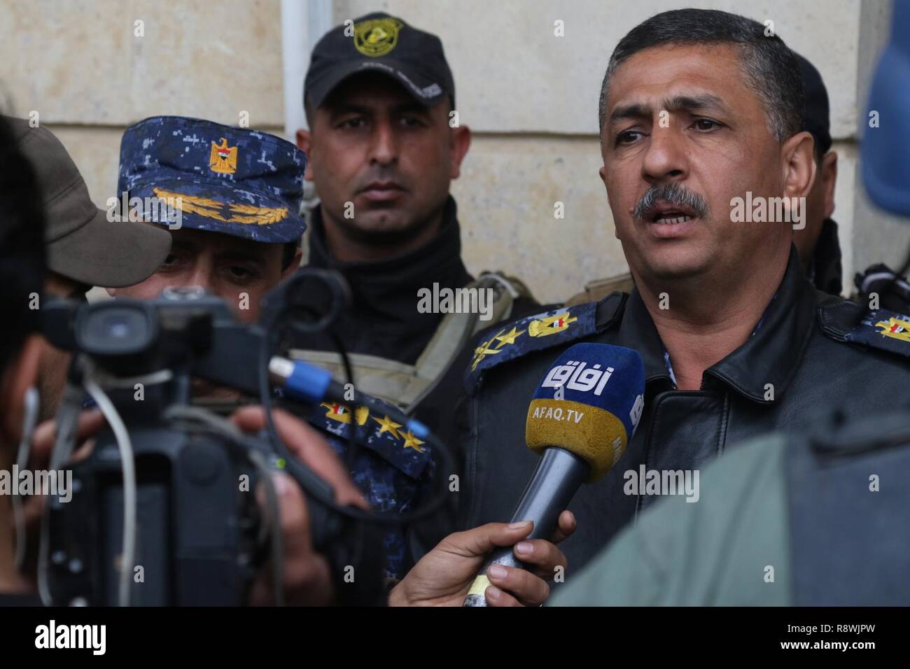 Iraqi federal police march during hi-res stock photography and images ...