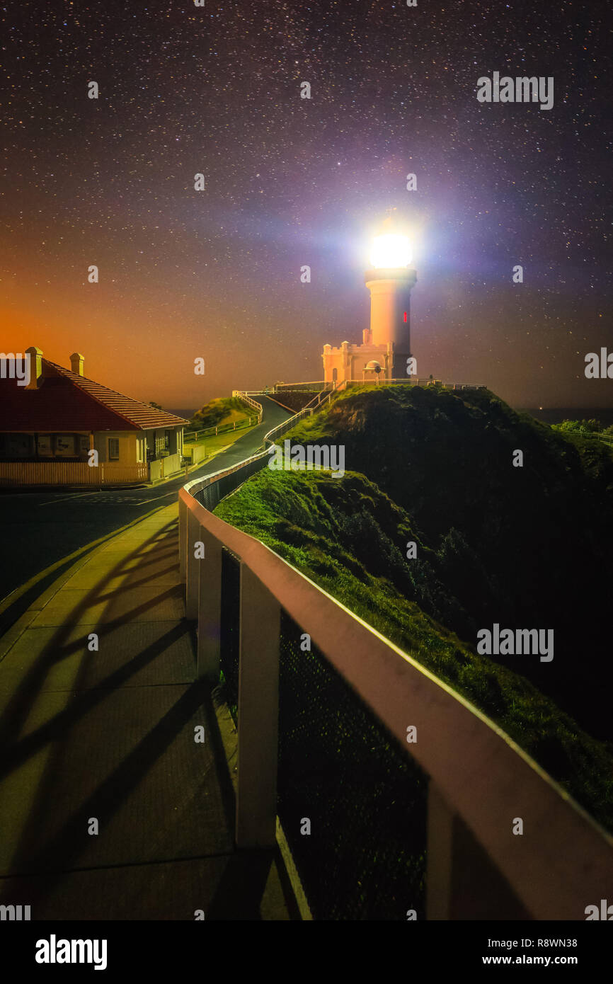 Lighthouse shining at night hi-res stock photography and images - Alamy