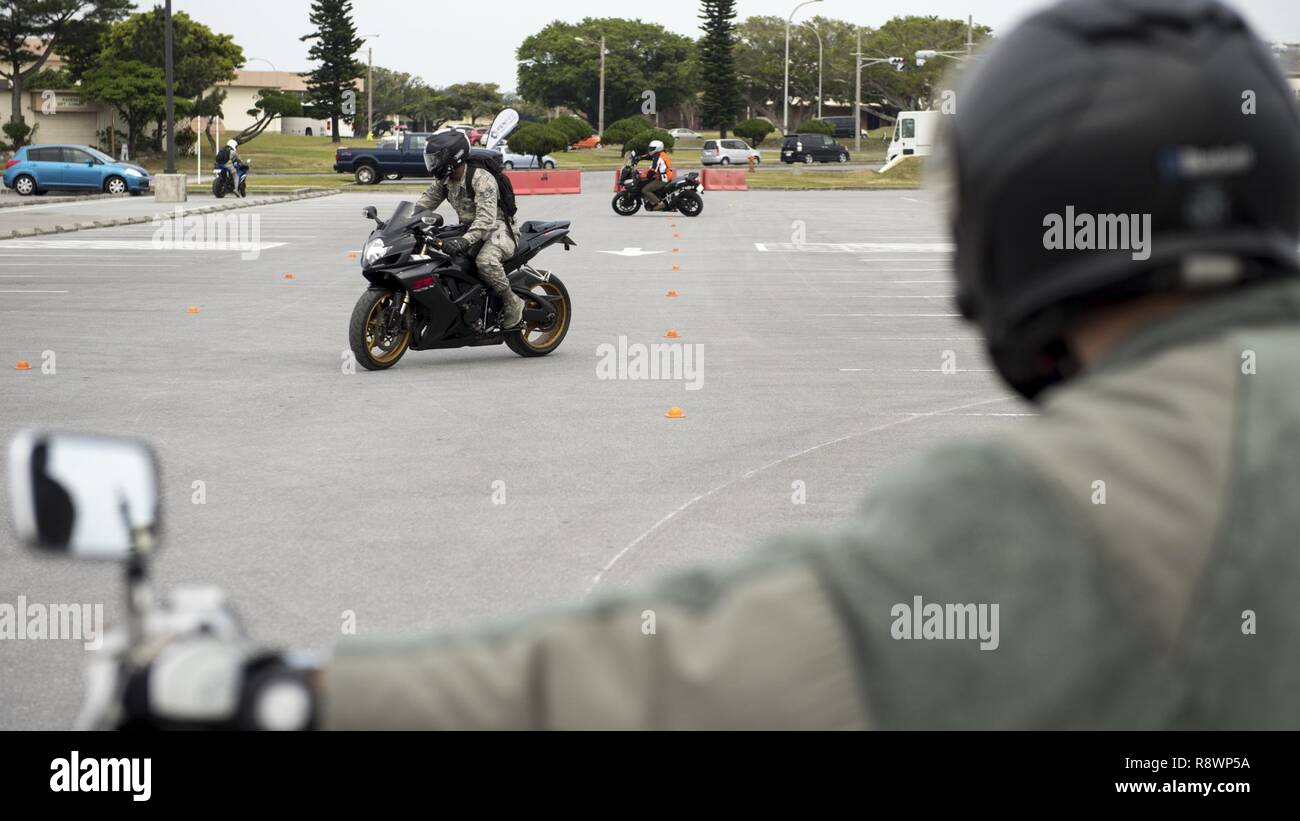 Motorcycle handling skills hi-res stock photography and images - Alamy