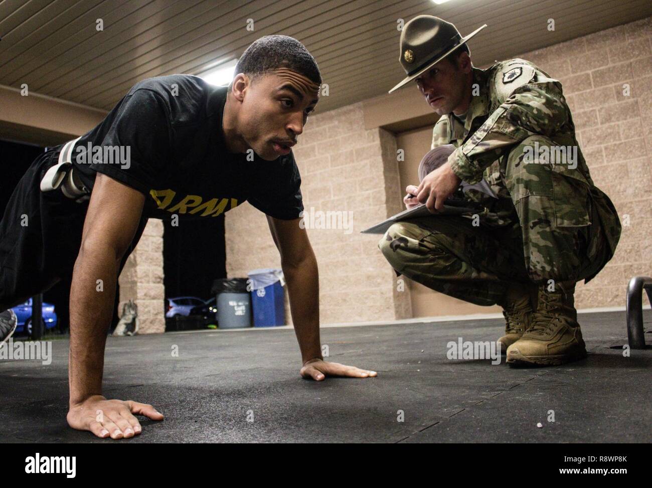 An Army Reserve drill sergeant from A Company, 2nd Battalion, 485th ...