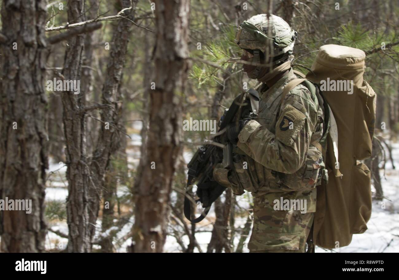 305th military police hi-res stock photography and images - Alamy