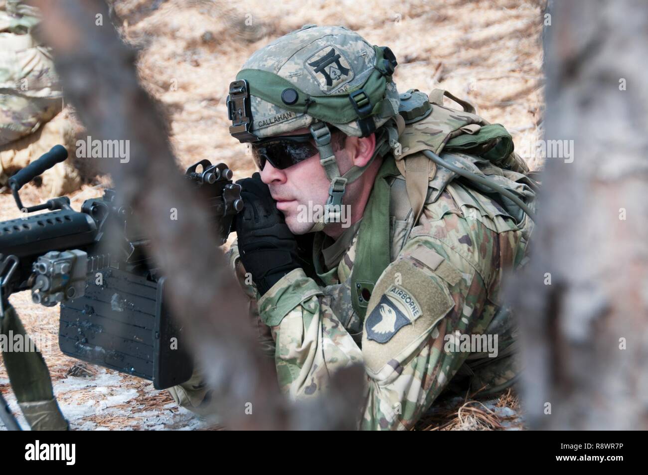 Army Soldiers assigned to the 101st Airborne Division (Air Assault ...