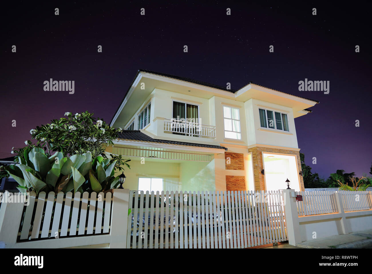 Home front door open night hi-res stock photography and images - Alamy