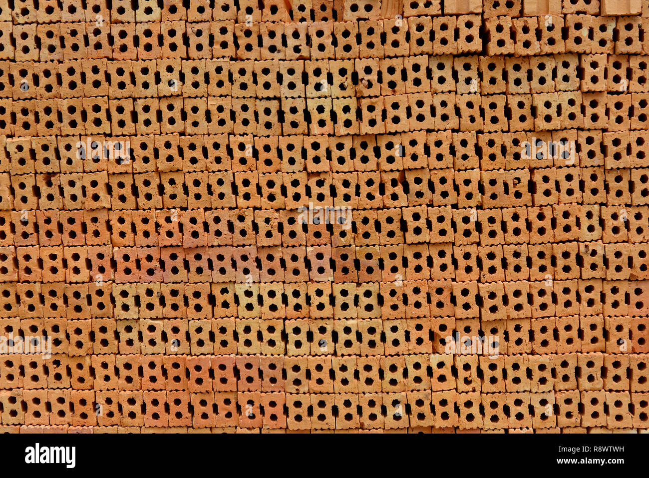 Pile stack old used bricks hi-res stock photography and images - Alamy