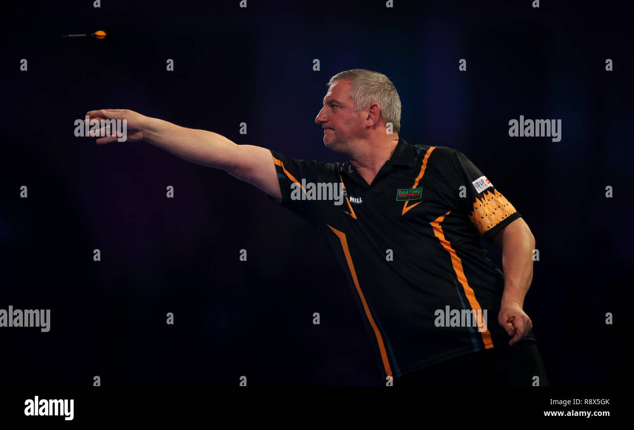 Wayne Jones in action during the walk on during day five of the William ...