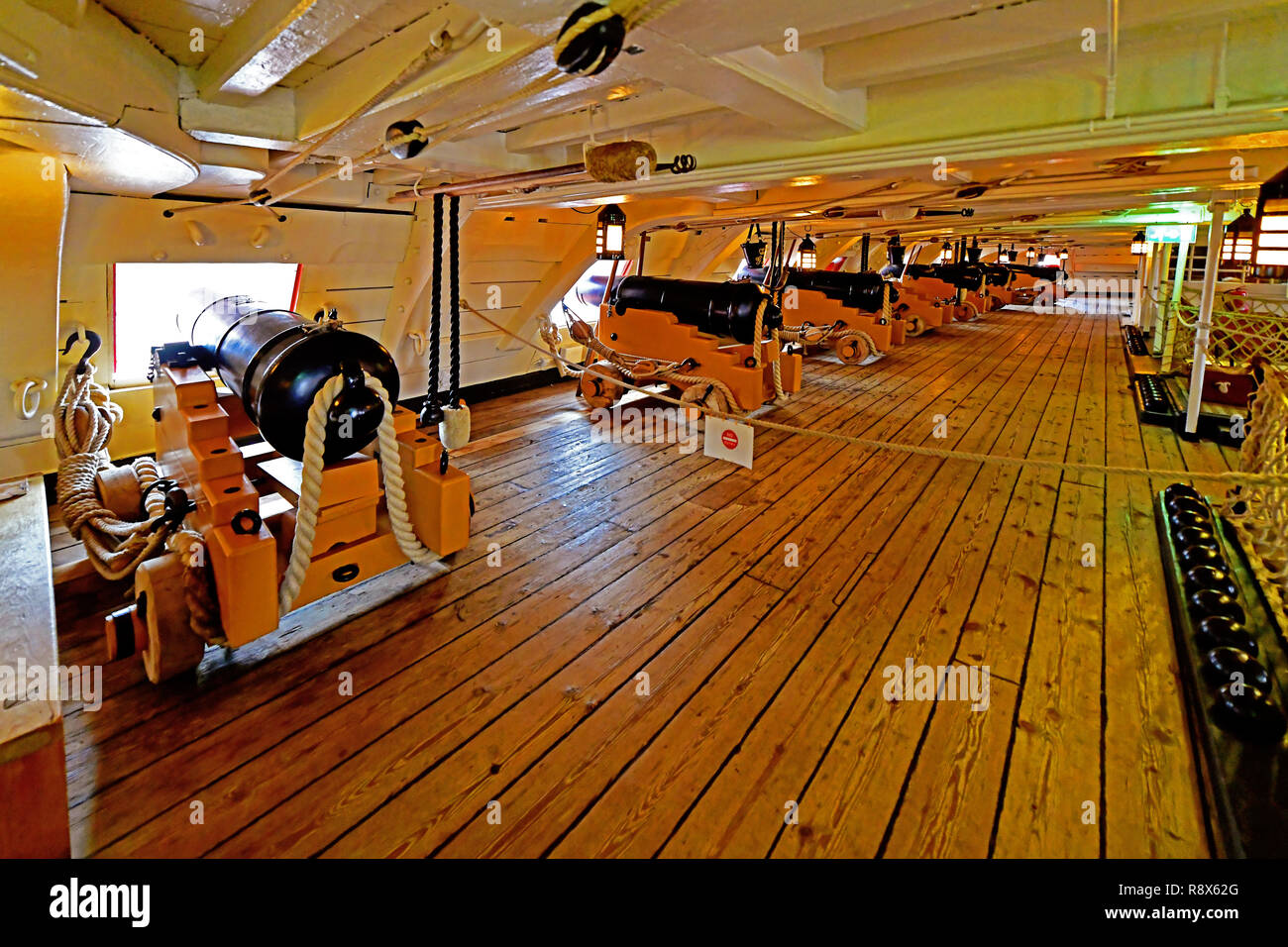 Portsmouth Hampshire HMS Victory gun deck and cannon Stock Photo - Alamy