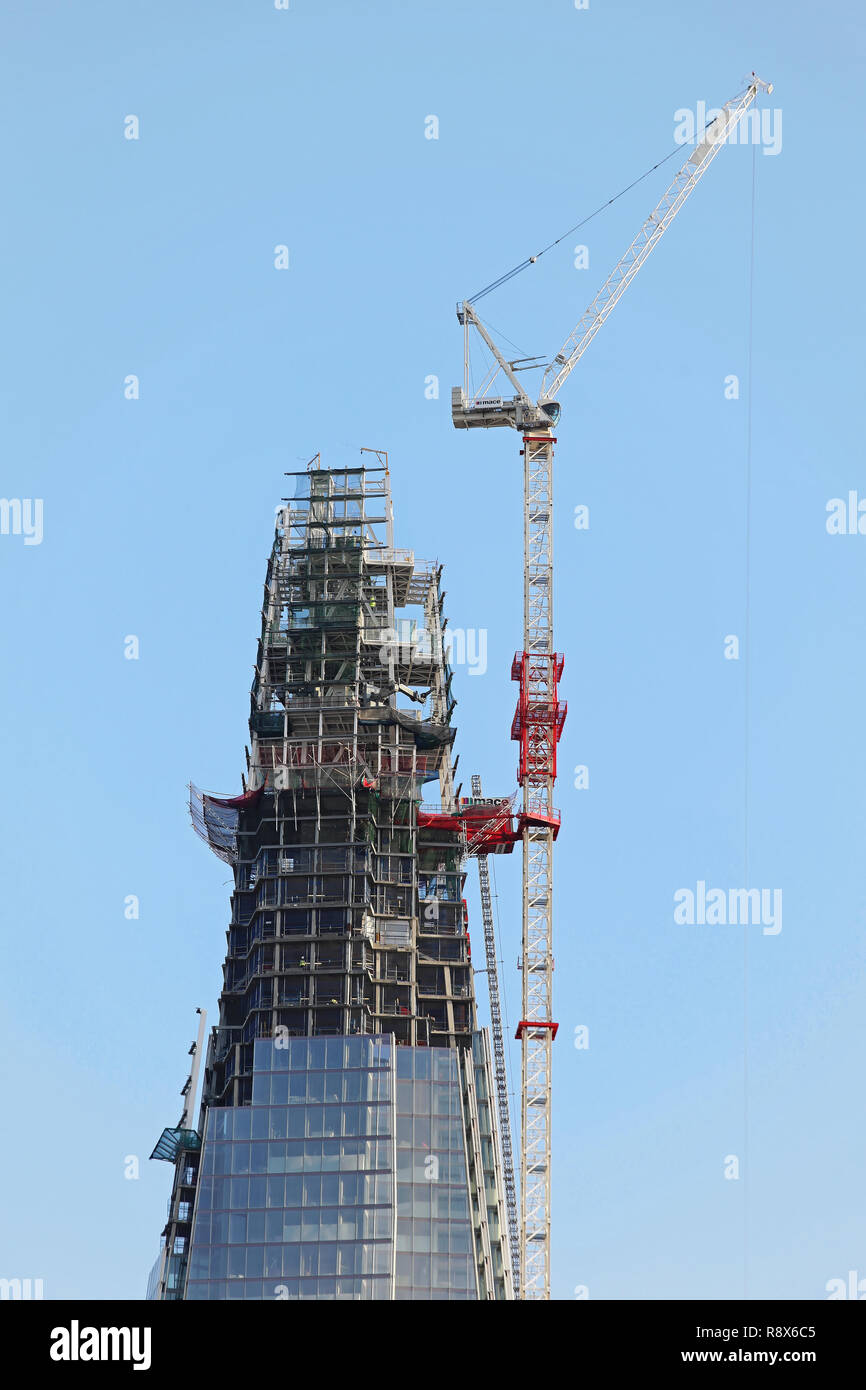 LONDON, UNITED KINGDOM - NOVEMBER 18: The Shard building in London on ...