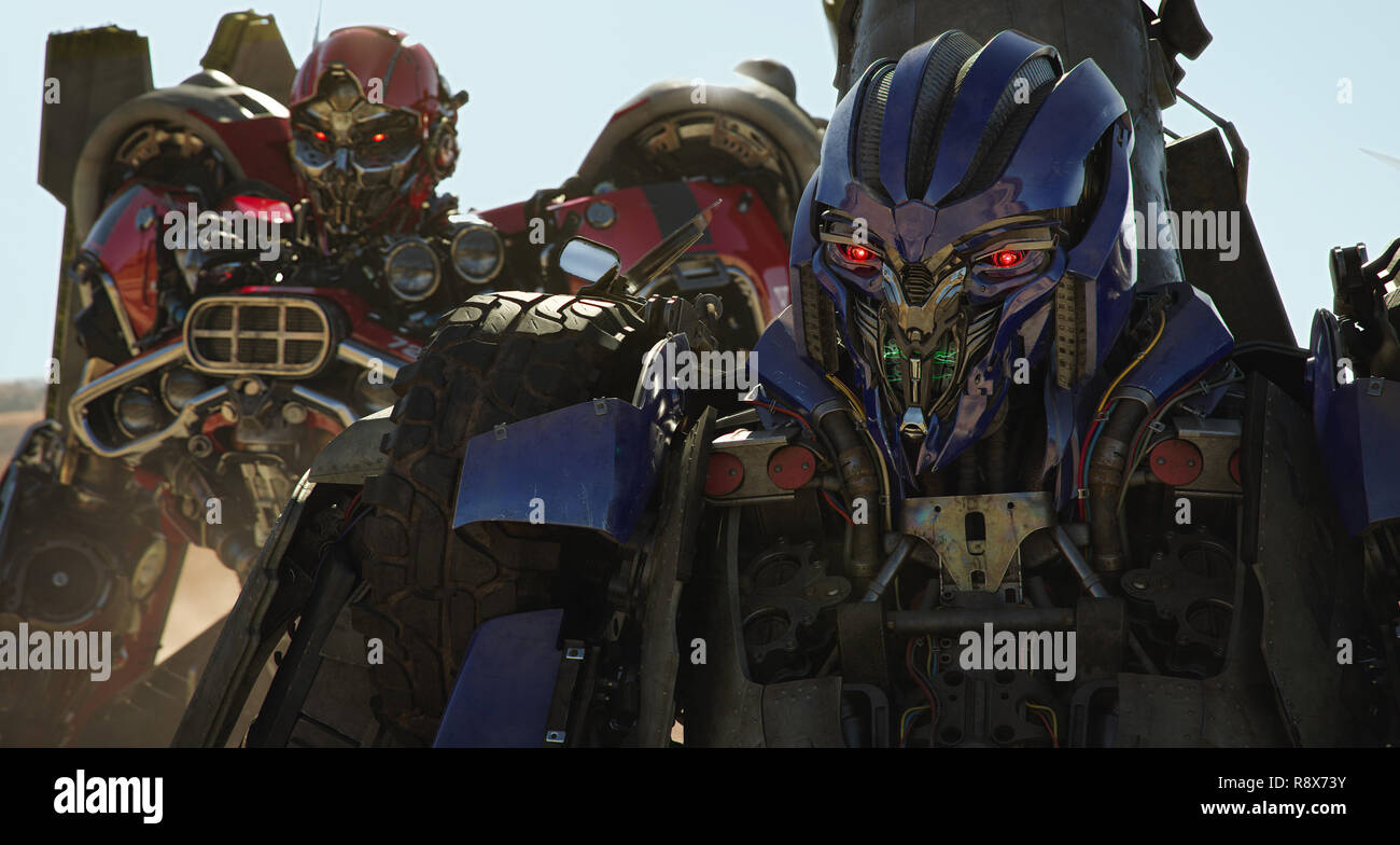 BUMBLEBEE, from left: Shatter (voice: Angela Bassett), Dropkick (voice ...