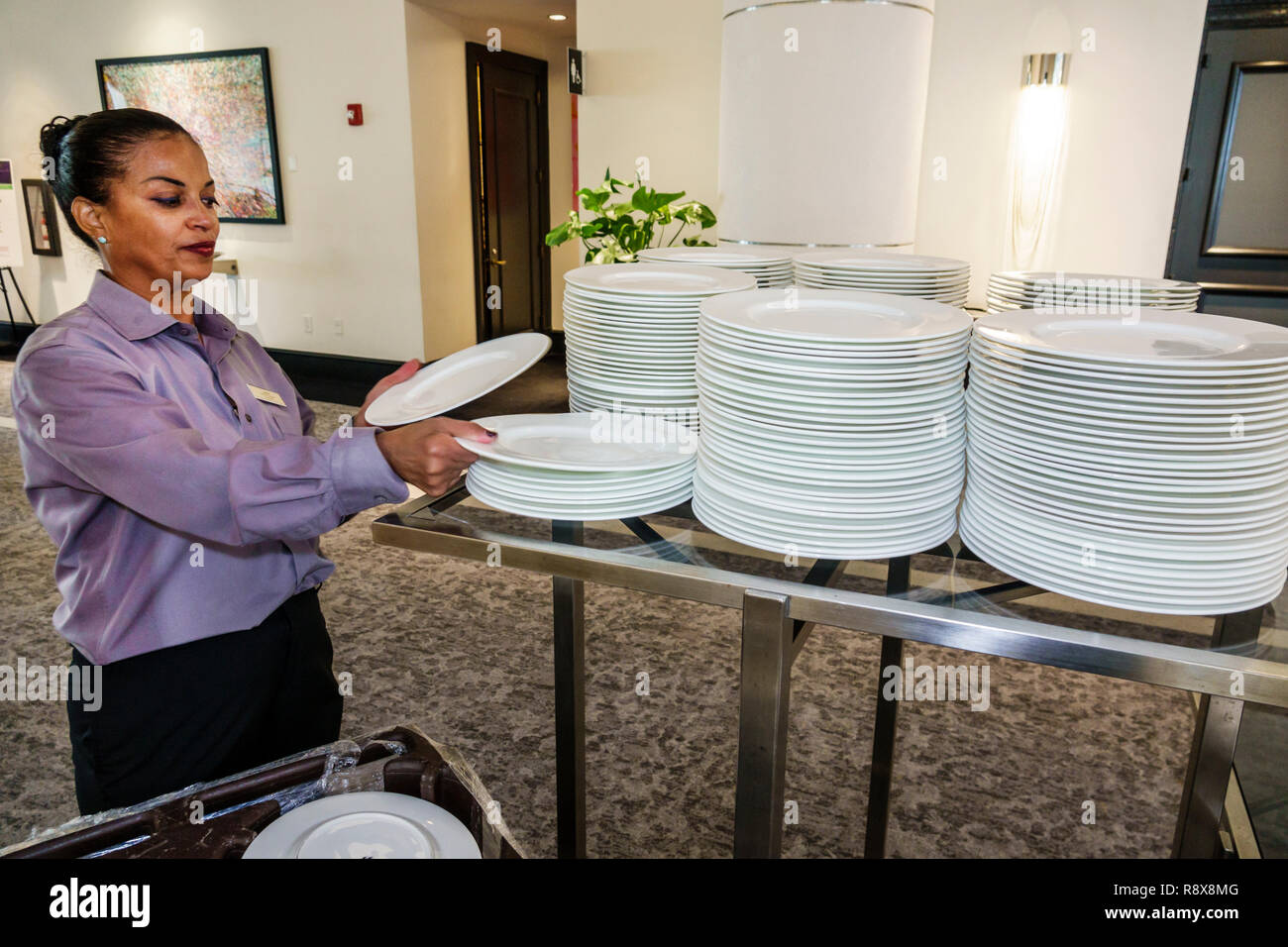 Kitchen staff hospitality hi-res stock photography and images - Alamy