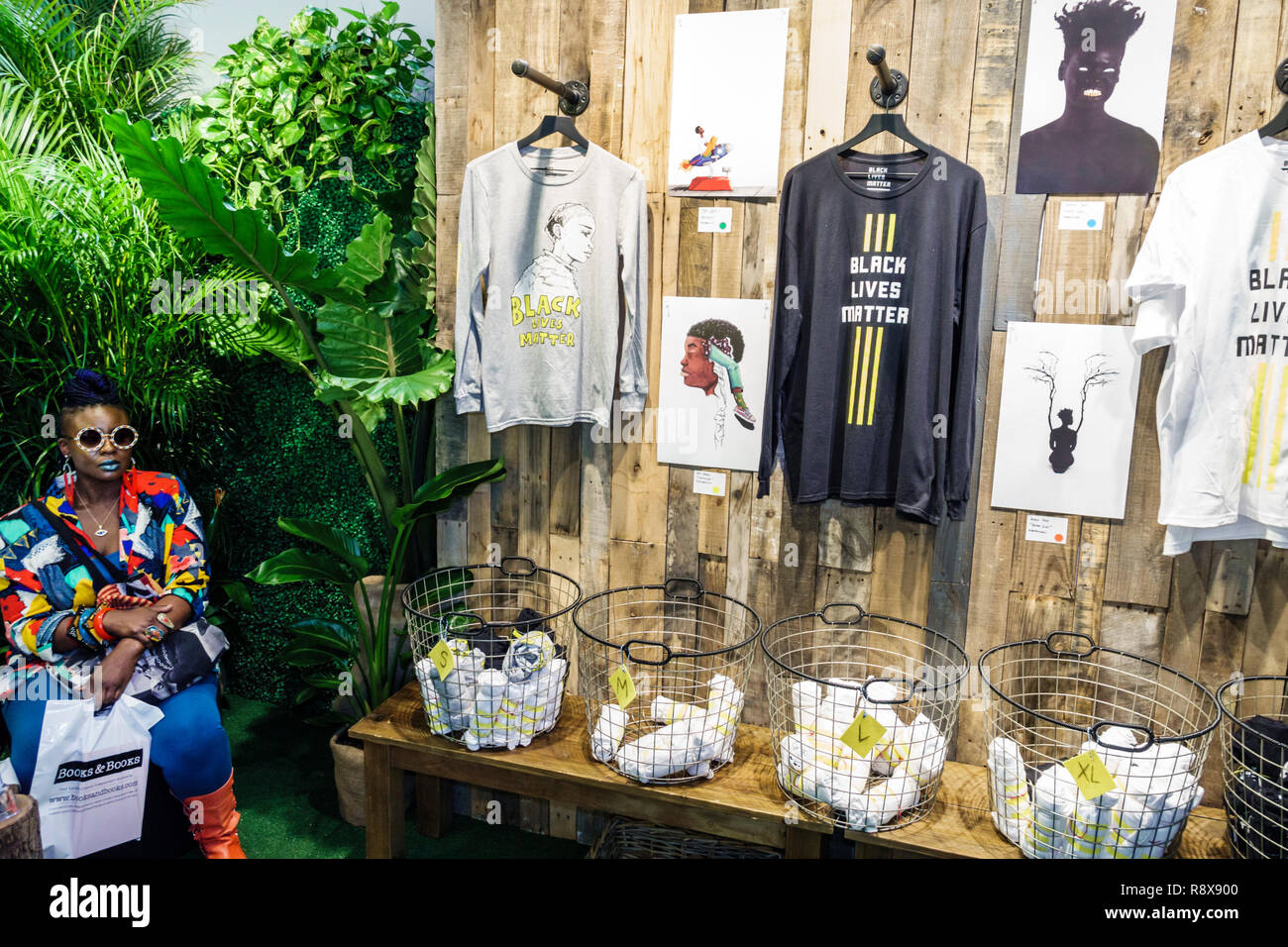 Black lives matter pop up store hi-res stock photography and images - Alamy