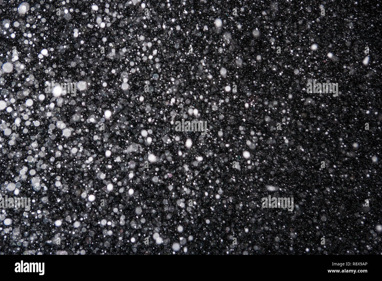 Snow falling night hi-res stock photography and images - Alamy